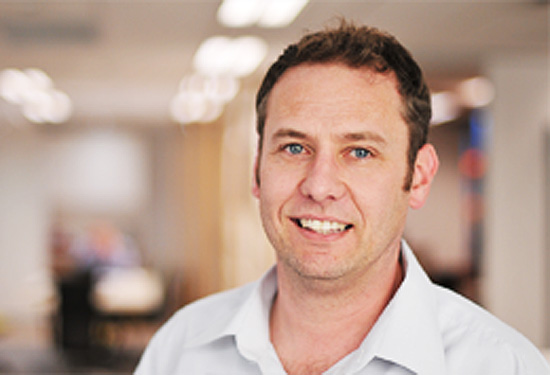 Green gong for company with head in the cloud