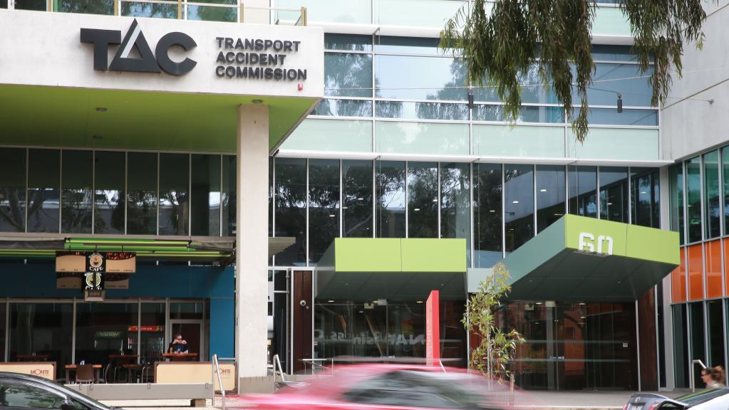 Record deals cap huge year for Geelong