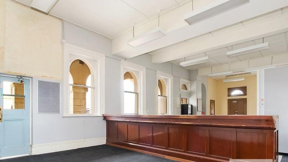 Historic Beechworth Post Office waits for new buyer's stamp