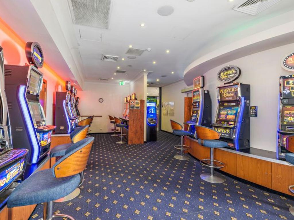 De Angelis family snaps up Sydney's Raby Tavern