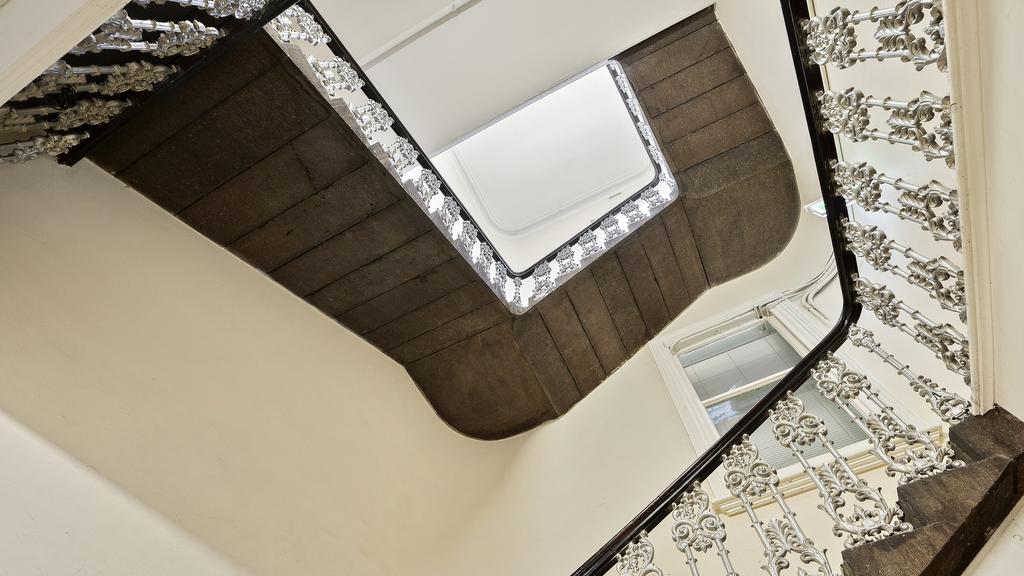 First groups inspect old Geelong Post Office as icon hits the market