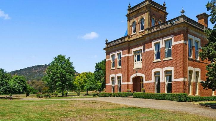 Highton Manor, Mansfield: ‘Downton Abbey’ manor for sale