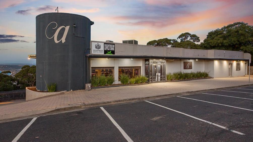 Arthurs Seat: Iconic Arthurs Hotel opposite Eagle Skylift for sale