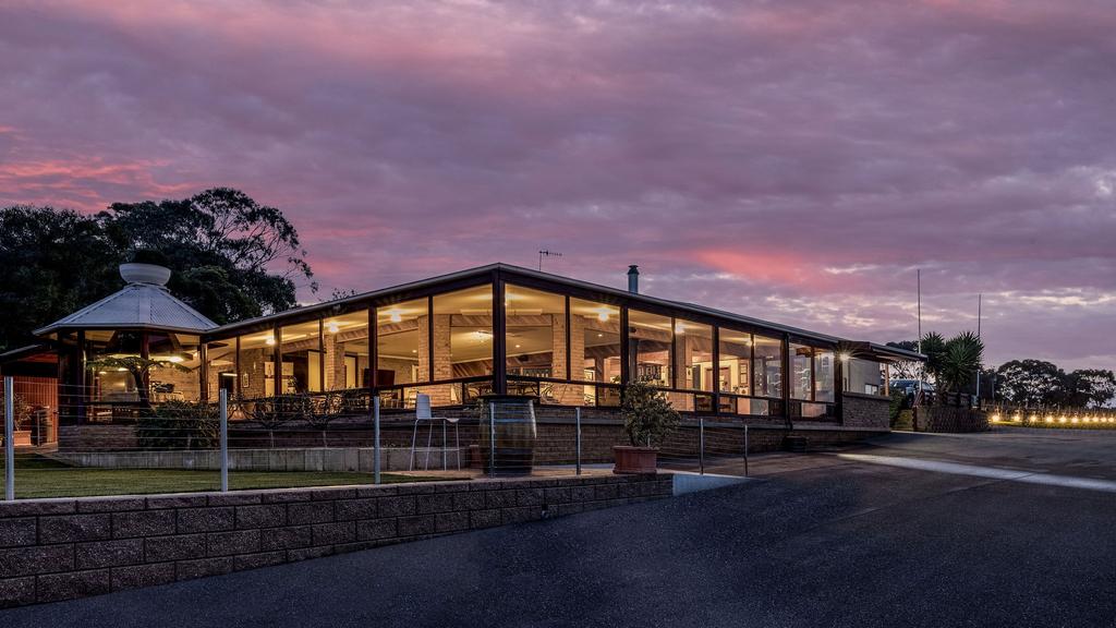 A vine reason for a seachange as Boston Bay Wines near Port Lincoln ...