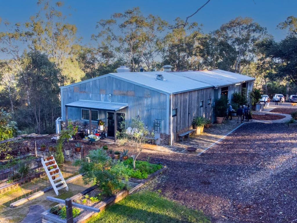 Celebrity chef Martin Boetz lists Sackville retreat on Sydney’s ...