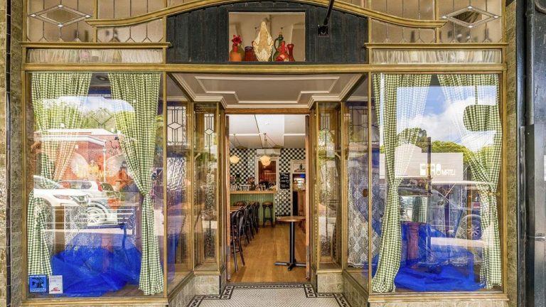 ‘Surf and turf’ Italian restaurant near Australia’s hottest tourist ...