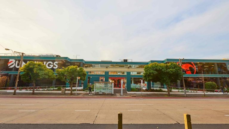 Bunnings Collingwood sold in mega deal as wealthy Holckner family ...