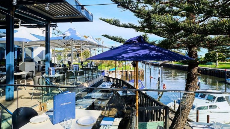 The Bridge Hotel: Mordialloc landmark on the Nepean Highway is looking ...