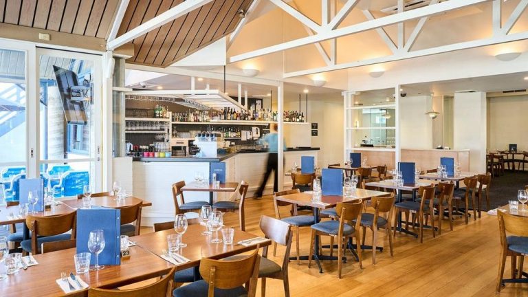 The Bridge Hotel: Mordialloc landmark on the Nepean Highway is looking ...